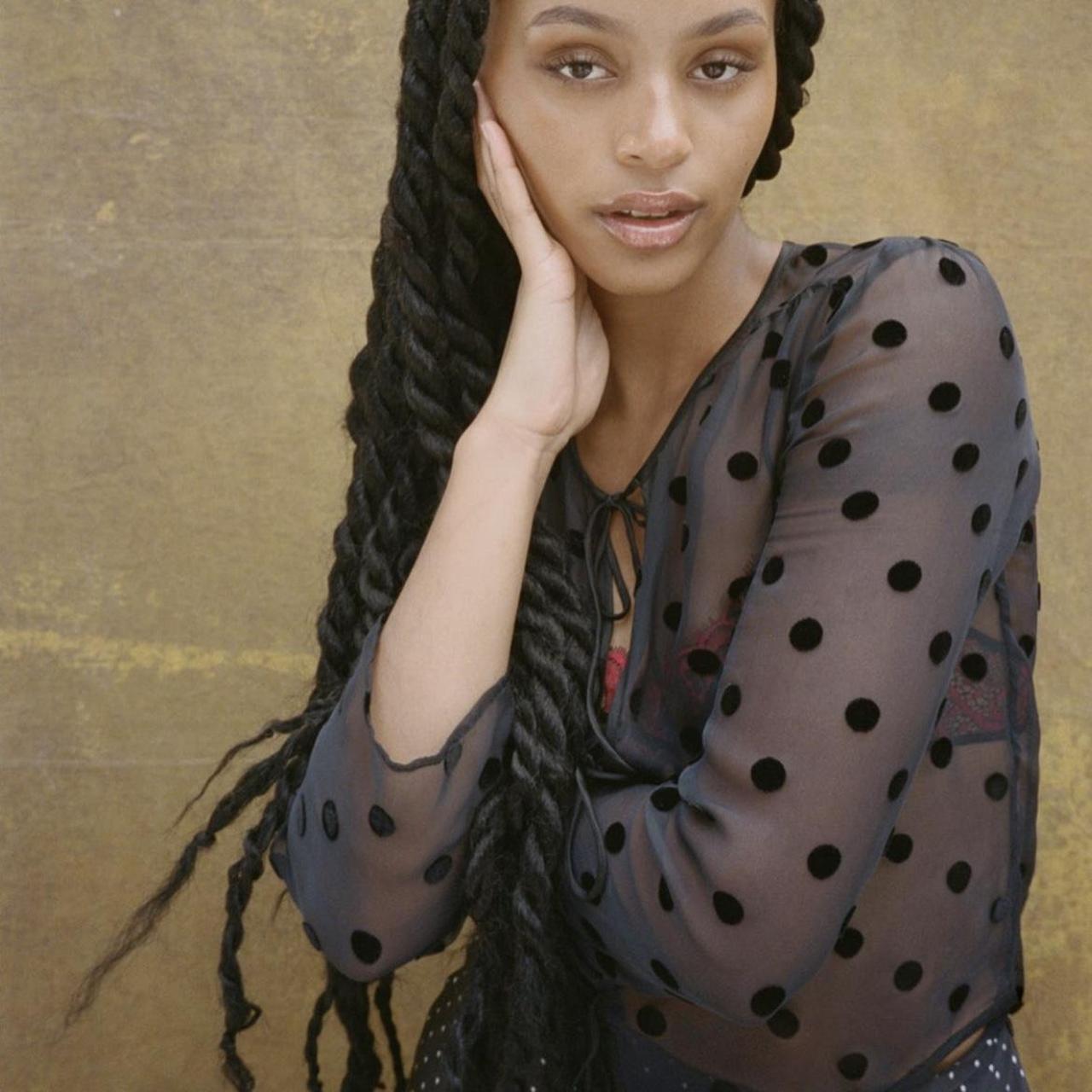 réalisation par x claudia schiffer super real poppy... - Depop