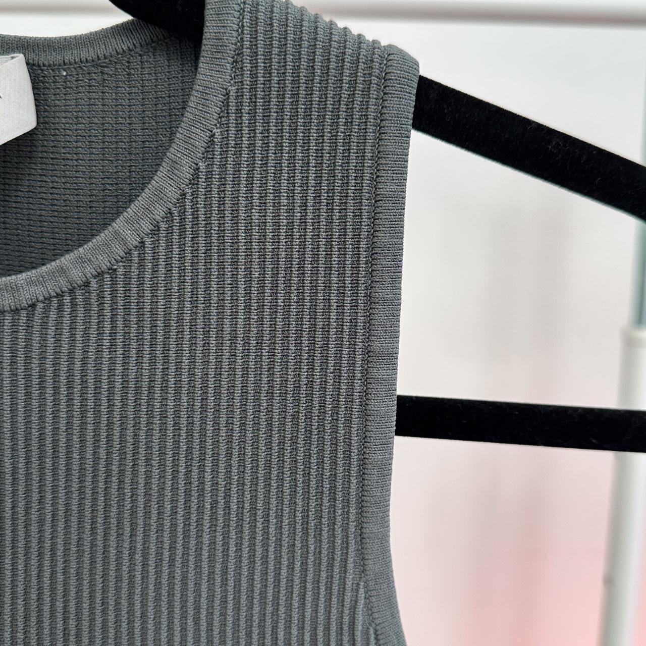BABATON Women's Grey Ribbed Crop-Top | Size Small,... | Depop