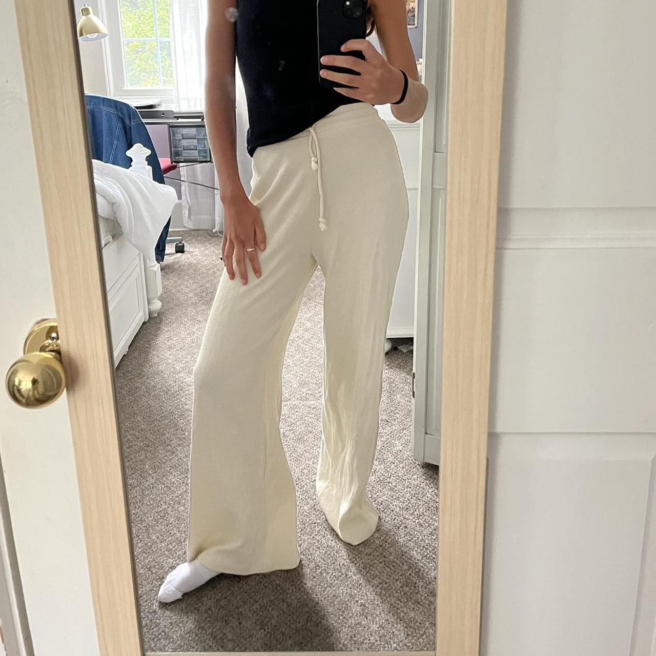 Zara cream colored pants Super comfy and great... - Depop