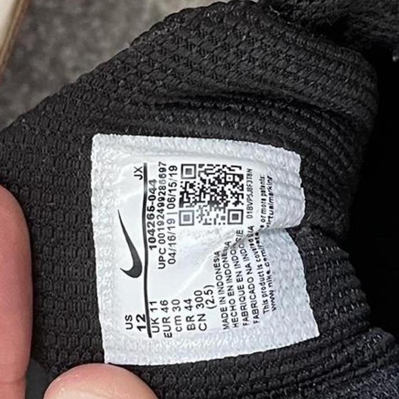 Nike Shox R4 triple black From 2019... - Depop