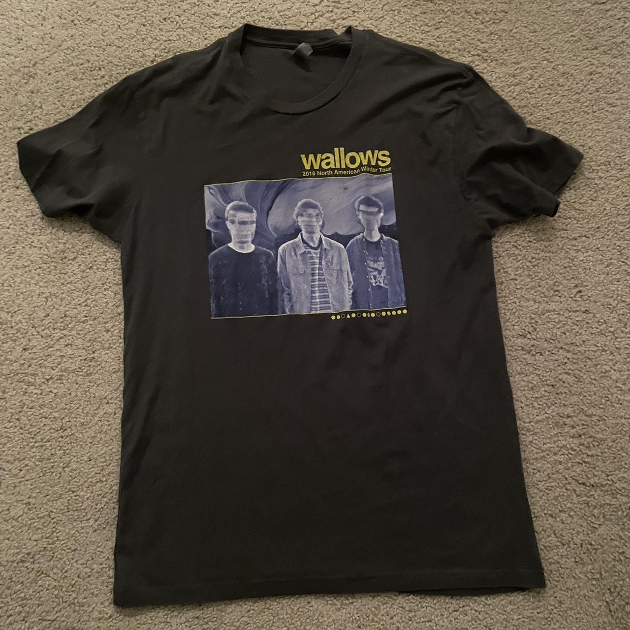 Wallows 2018 Winter Tour Shirt Size large, fits... - Depop