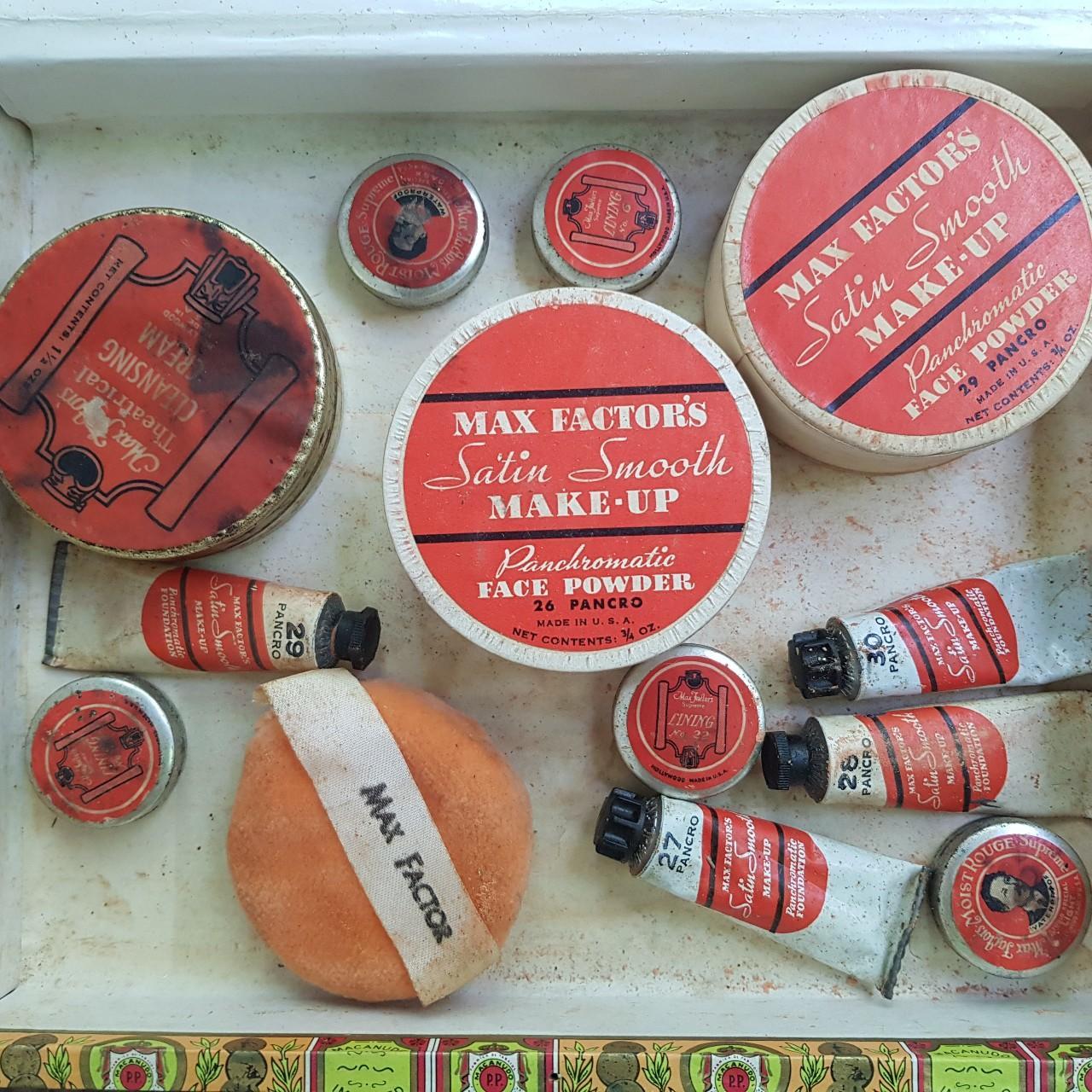 💋 VINTAGE MAKEUP SET💄 50's vintage makeup by Max... - Depop