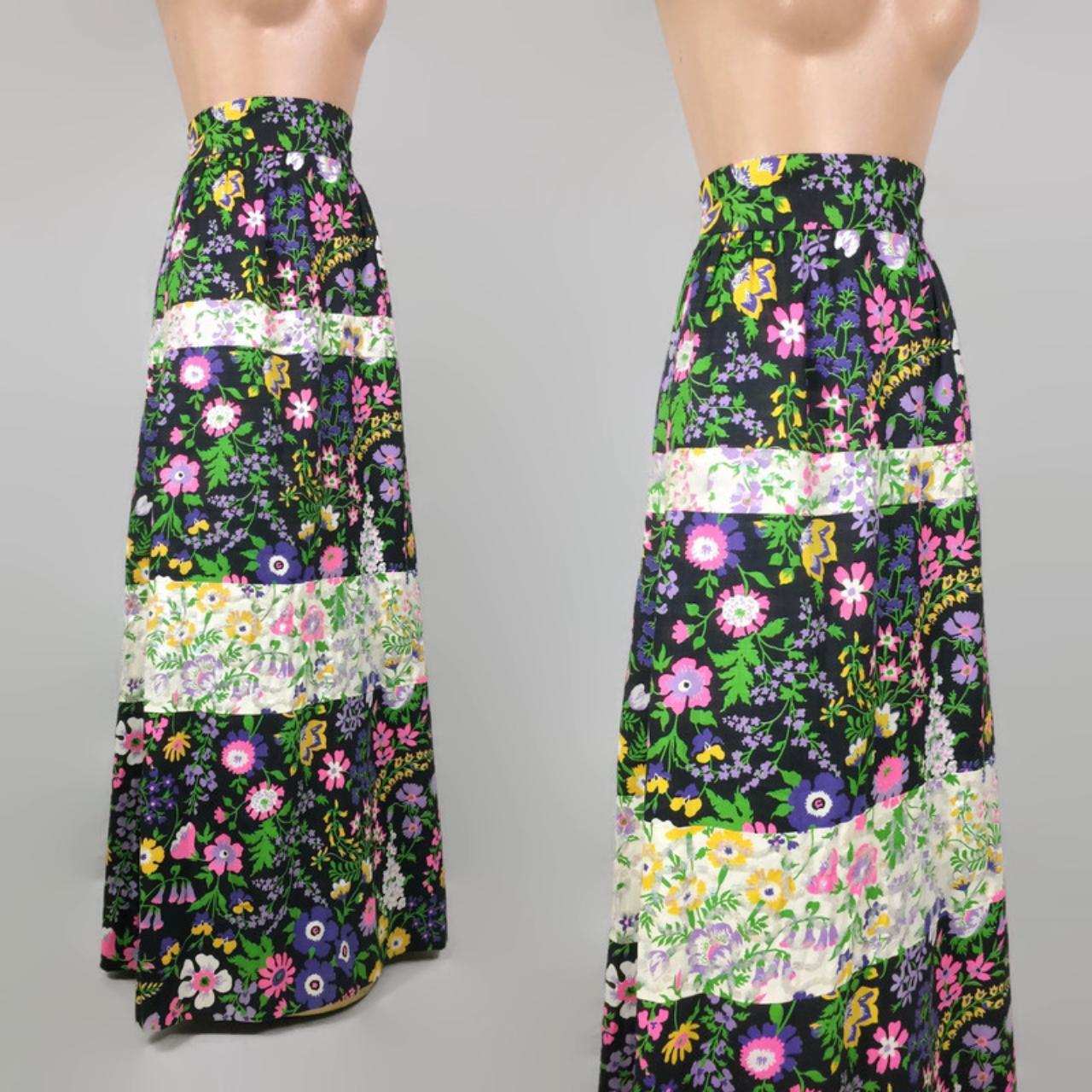 Vintage 1970's maxi skirt in a bold black and white... - Depop