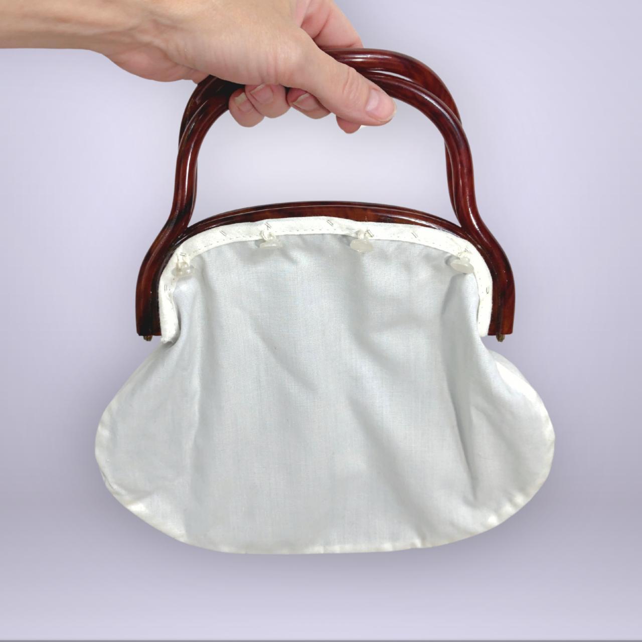 Vintage 1970s Bermuda Bag base purse by "DeLanthe".... | Depop