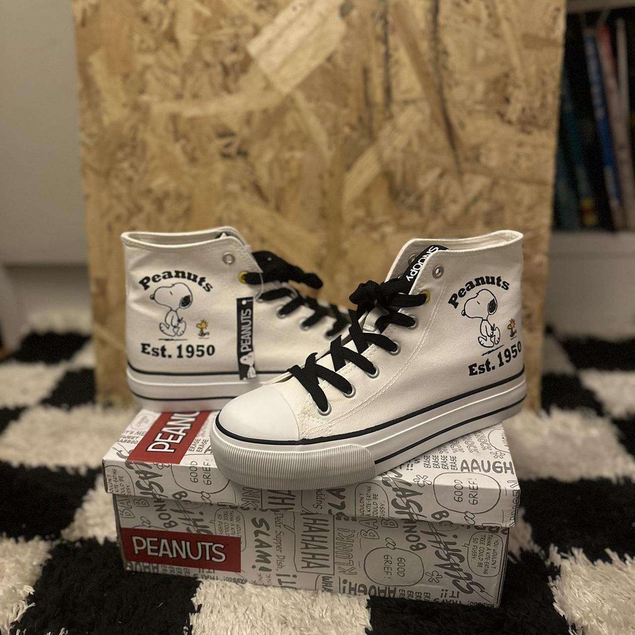Peanuts Snoopy Hightop shoes size 6! #snoopy #peanuts - Depop