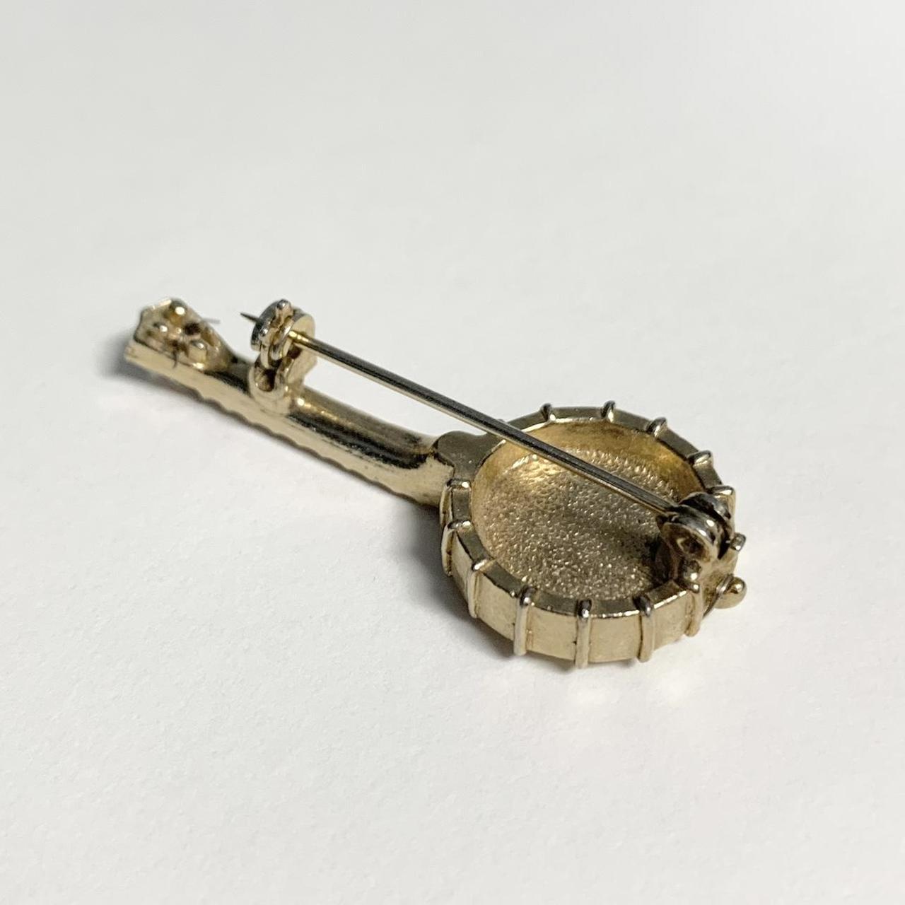 #VINTAGE Golden Banjo Brooch with Pink and White... | Depop