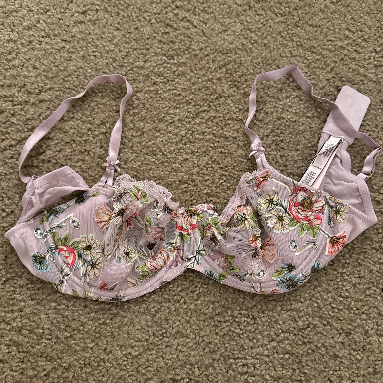 beautiful victoria secret underlined bra SIZE... - Depop