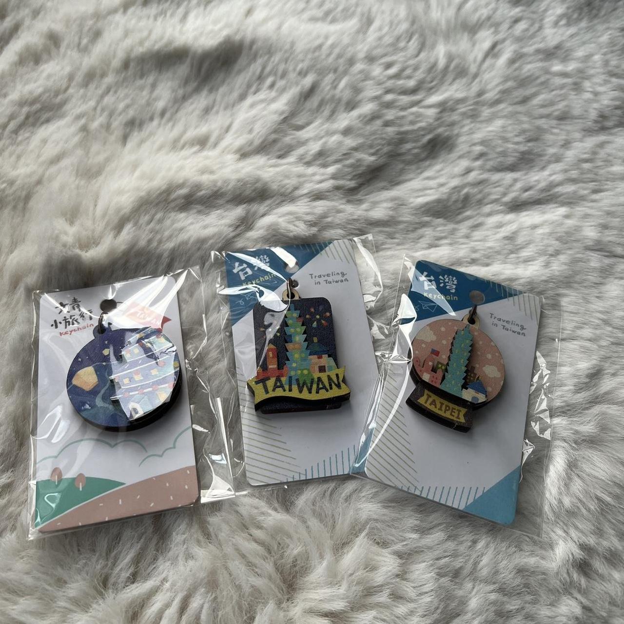 Bundle of 3 Taipei Taiwan Taipei tower Keychains NWT - Depop