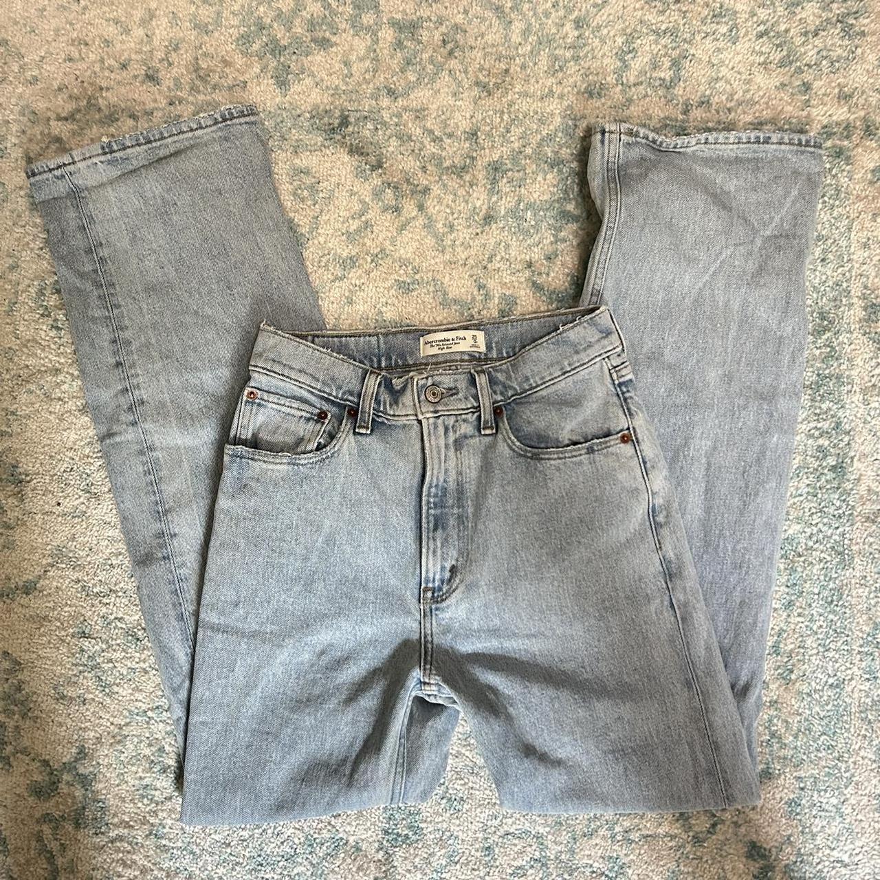 Abercrombie 90s relaxed Jean high rise light wash.... - Depop