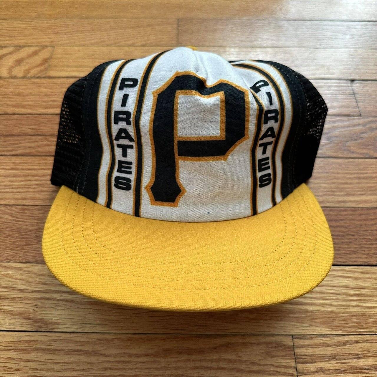 Vintage Pittsburgh Pirates Snapback Trucker Hat MLB... - Depop