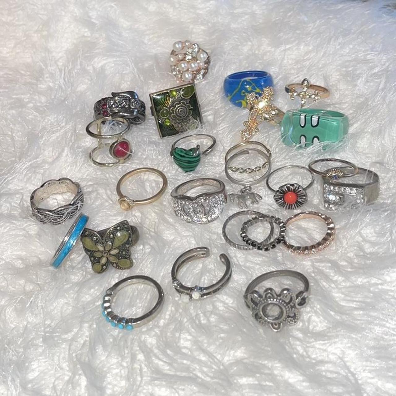 Huge lot of vintage rings!!🌟 dm me which ones you’d... - Depop