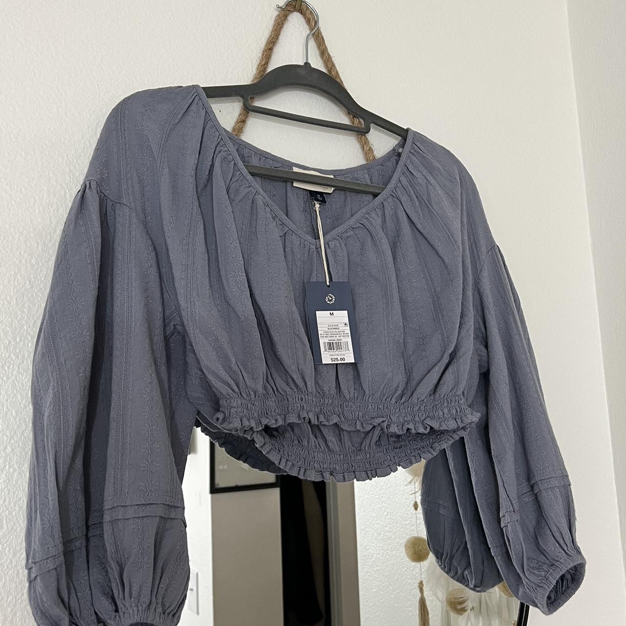 Universal Thread Women's Blue and Navy Crop-top | Depop