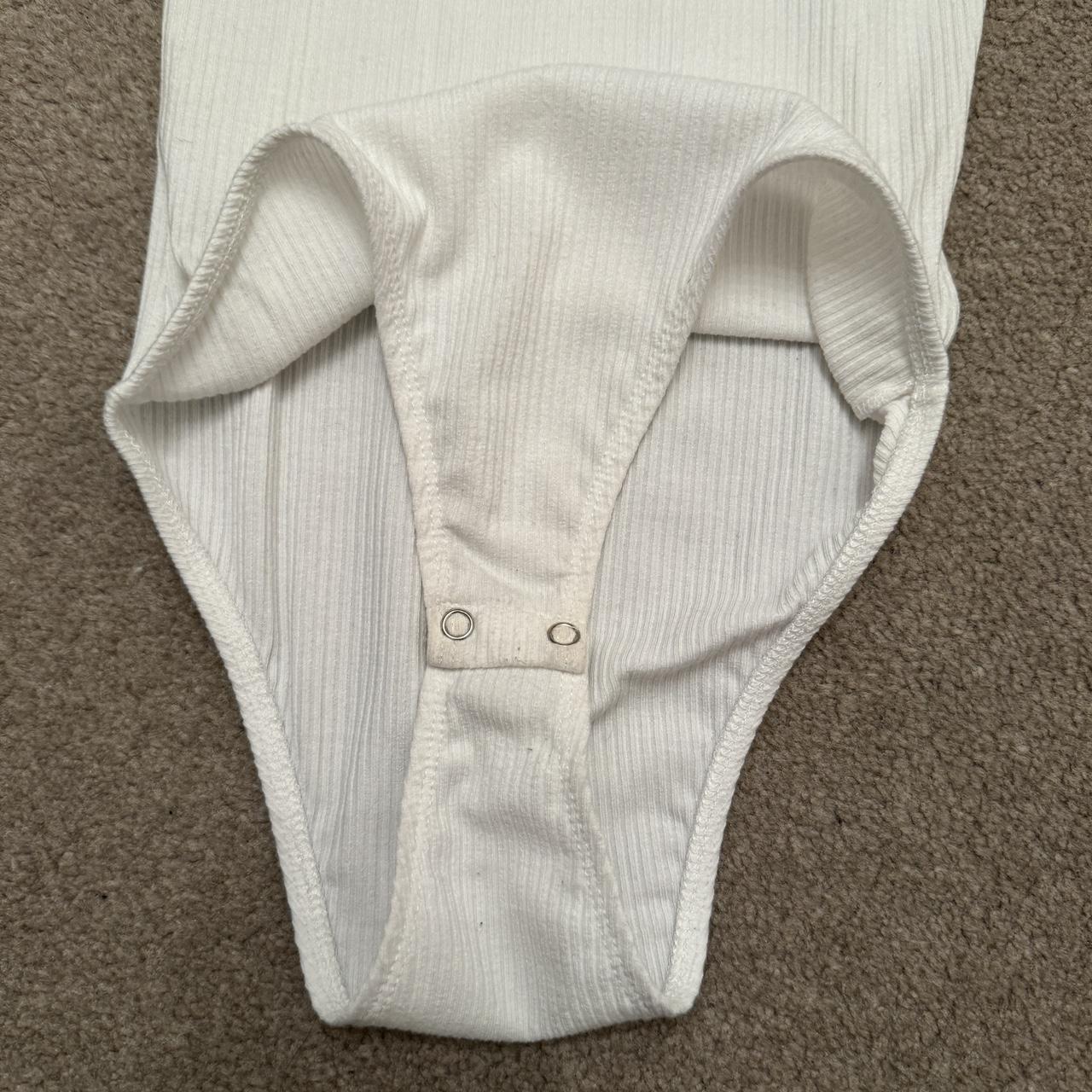 White ribbed bodysuit I’m size 4/6 and 5’1 for... - Depop