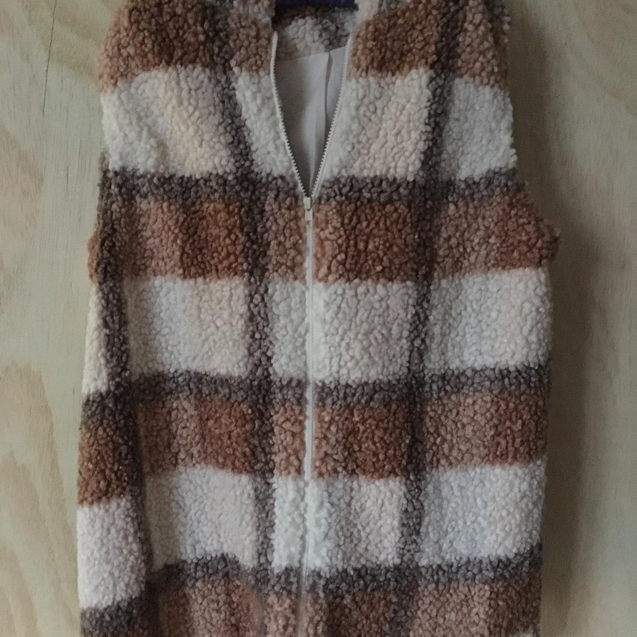 Shein Curve + Plus Women's Tan and Cream Gilet | Depop