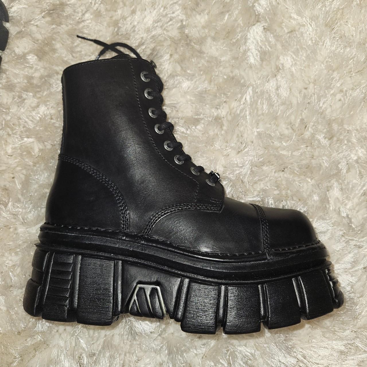 M.NEWMILI083-S21 Chunky platform combat boots... - Depop