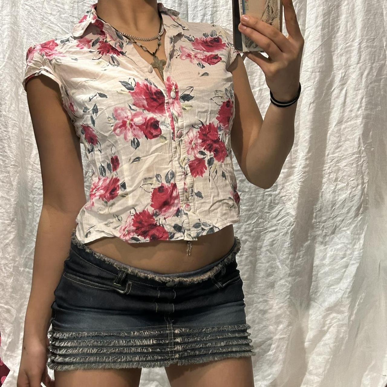 The cutest ever Y2k BRAND ‘BAY’ button up shirt top... - Depop