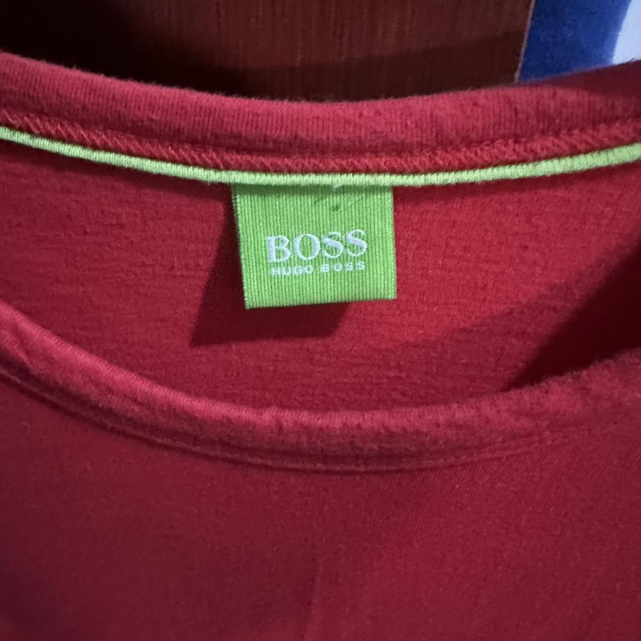Red Hugo Boss T-shirt Size XL fits a Large - Depop