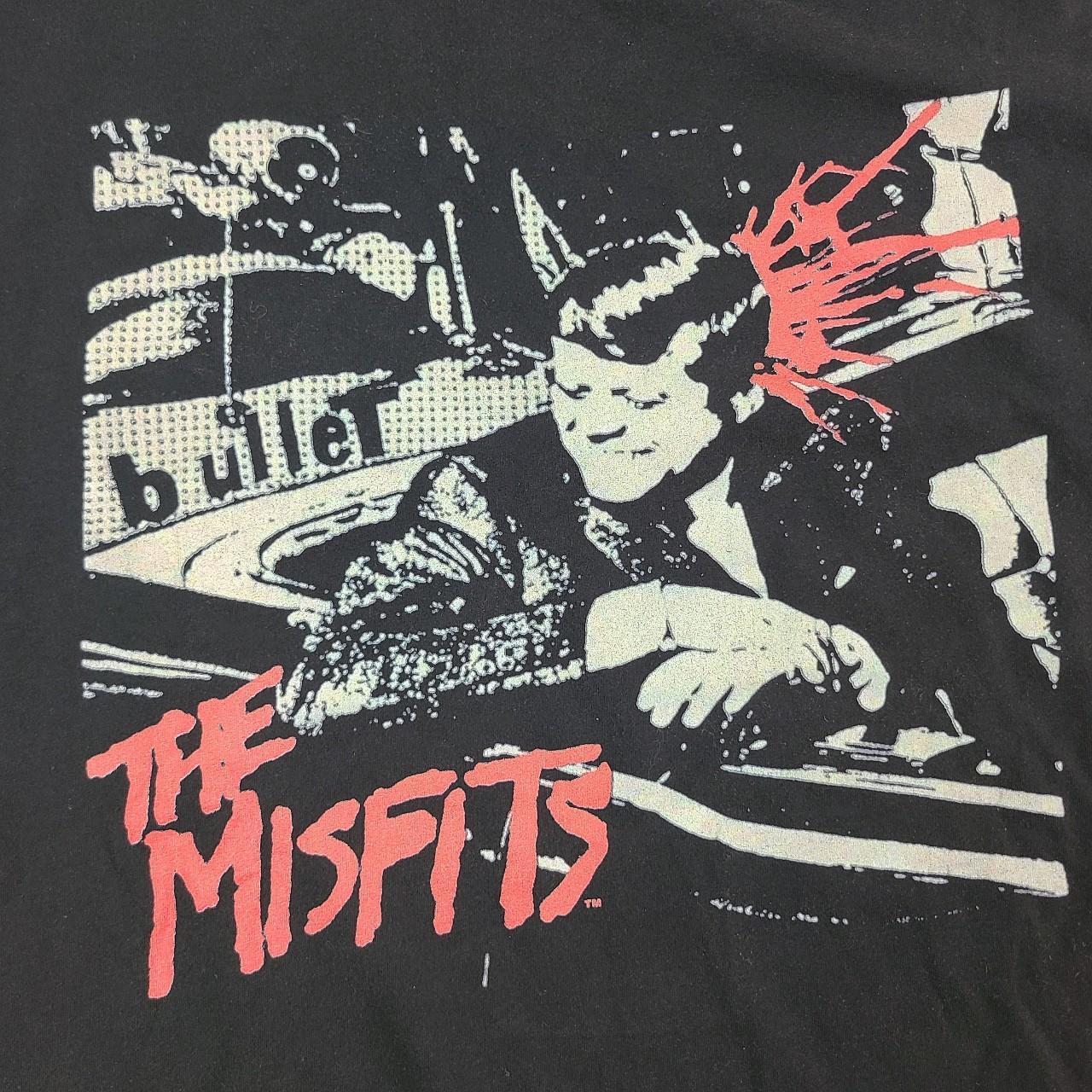 Men's Black and Red T-shirt | Depop