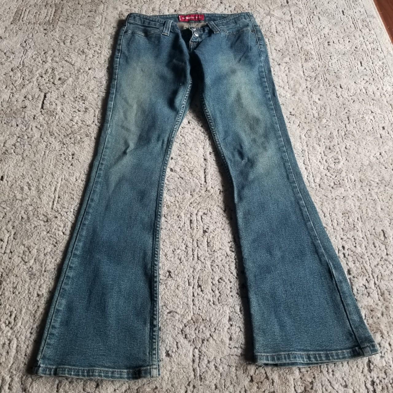 Super cute vintage 2002 ultra low rise LEVI'S jeans!... - Depop