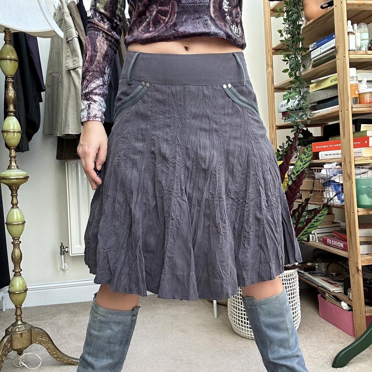 Y2k vintage dark grey cotton pleated mid waisted... - Depop