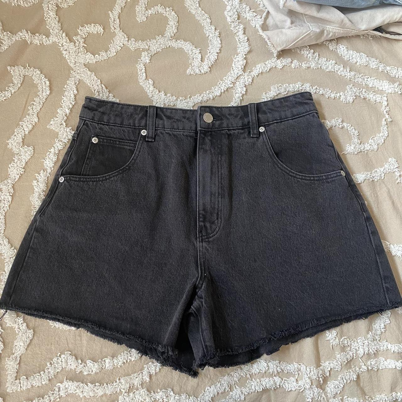 Rollas Denim Jean Short High Rise Loose fit - Size 29 - Depop