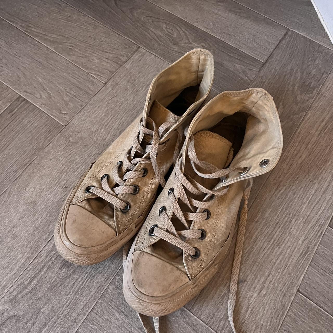 Tan converse Well worn, little bit dirty but will... - Depop