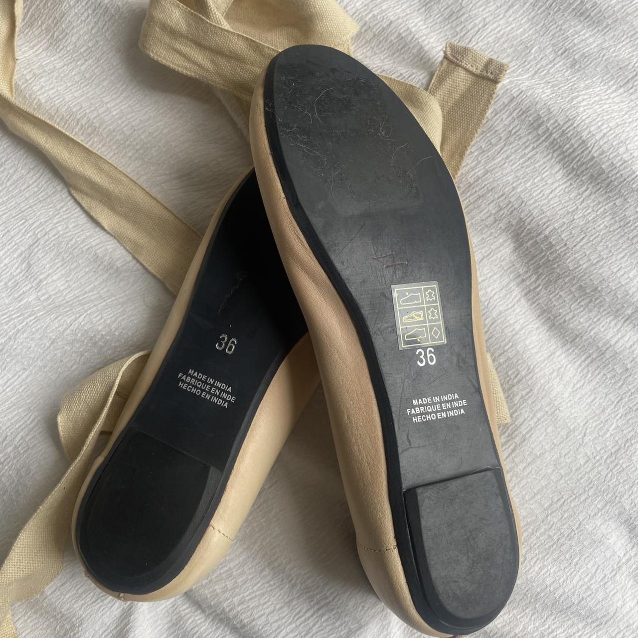 Women's Cream Ballet-shoes | Depop