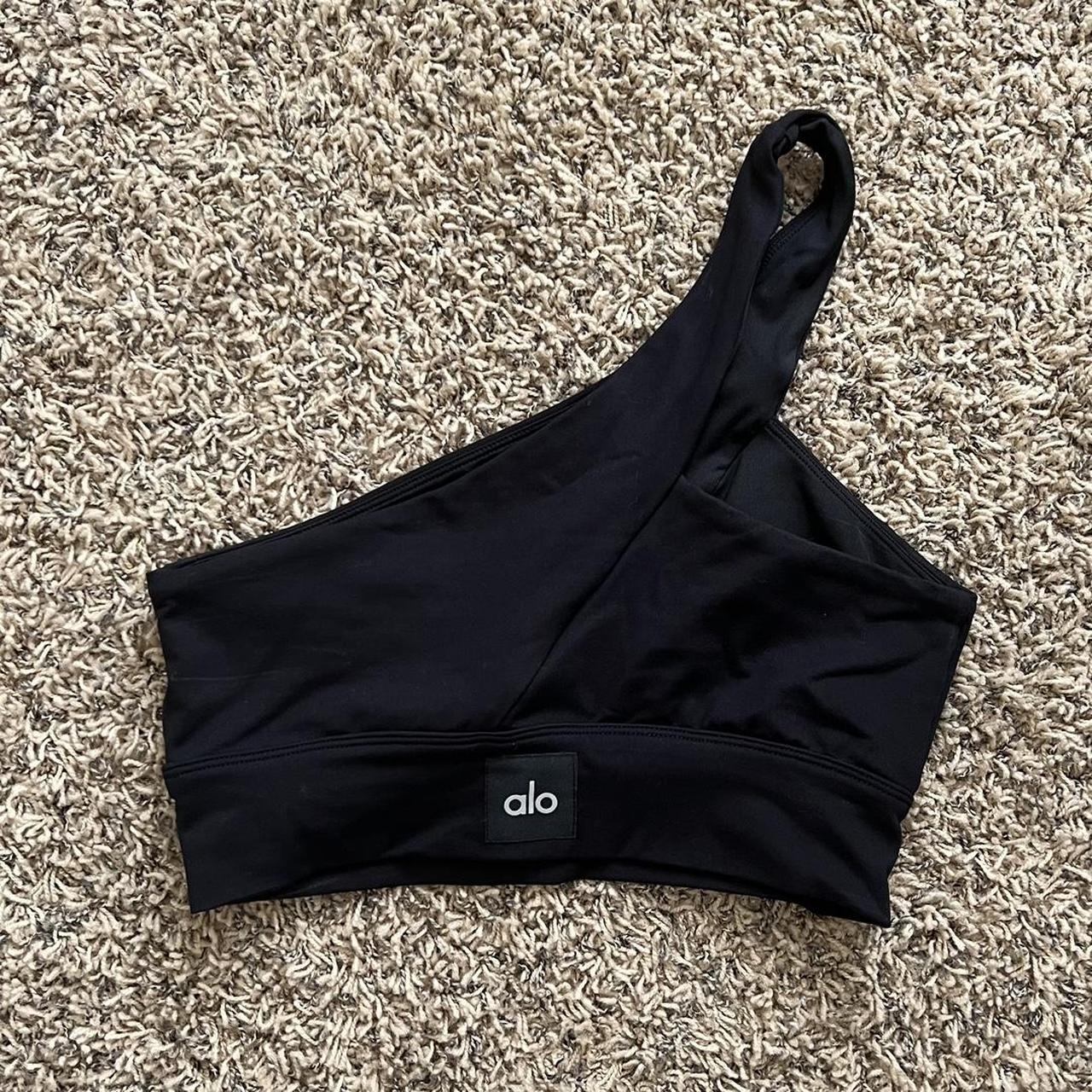 alo yoga diagonal cut out sports bra, only worn... - Depop