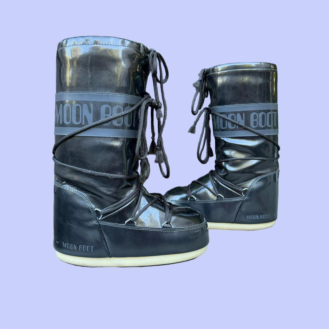 🖤MOON BOOT BLACK VINYL🖤 -size 3,5/6. I’m a size... - Depop