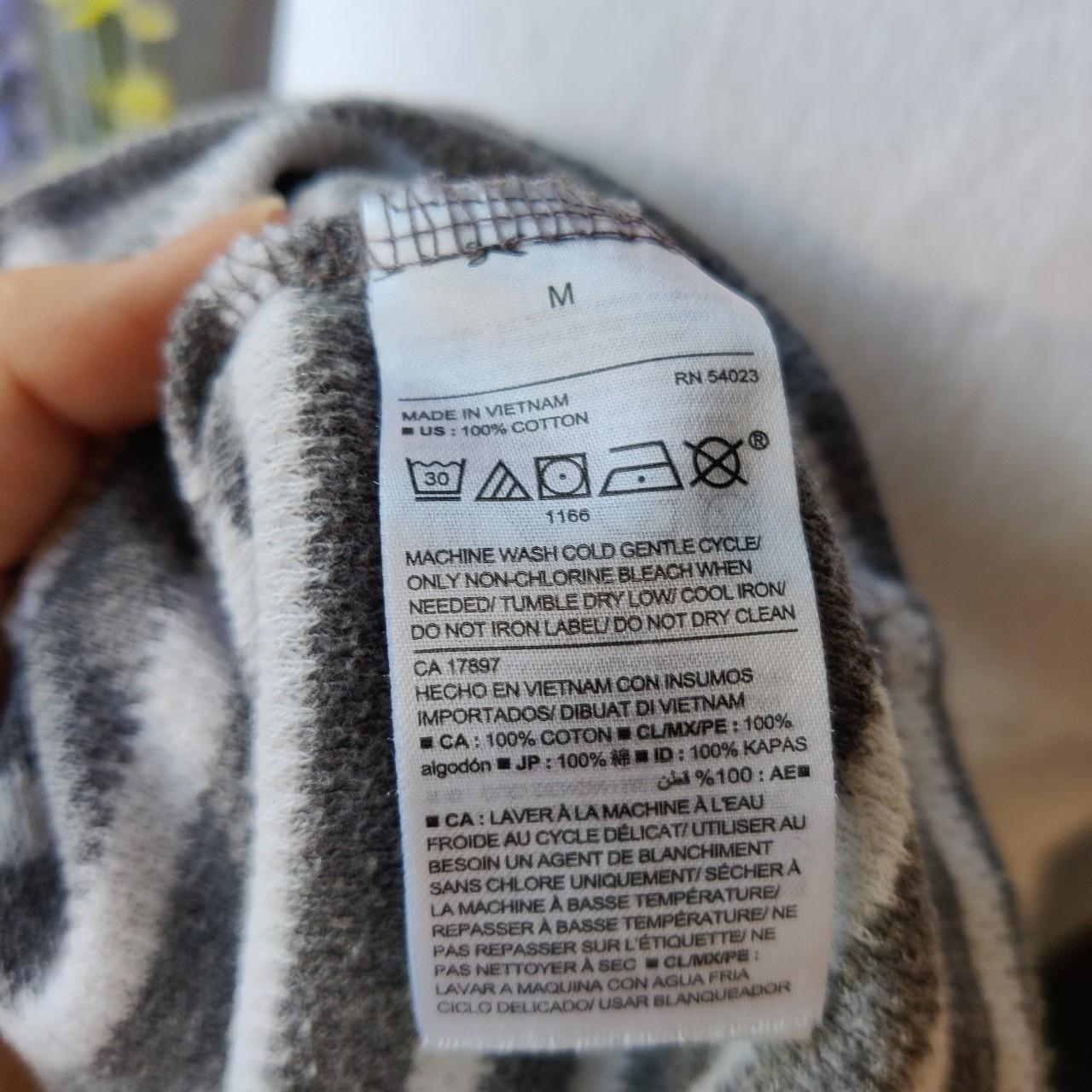 ₊⊹Grey and white striped long-sleeve shirt⊹₊ Great... - Depop