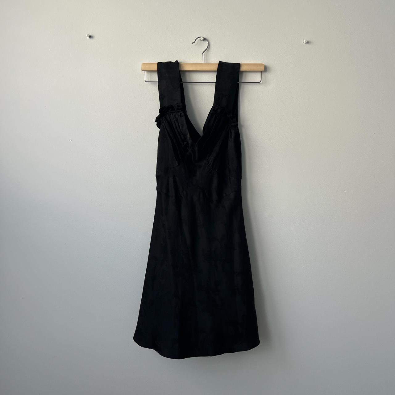 Repop: Beautiful silk Réalisation Par Roxy dress in... - Depop