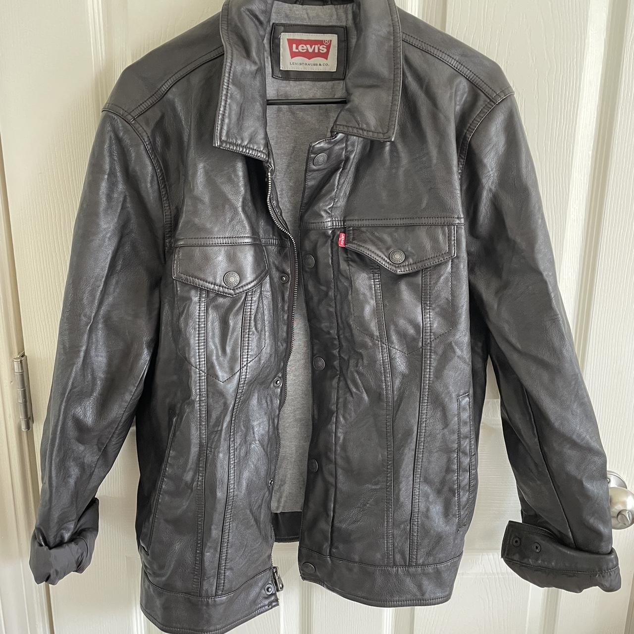 Levi’s oversized leather jacket Size M - Depop
