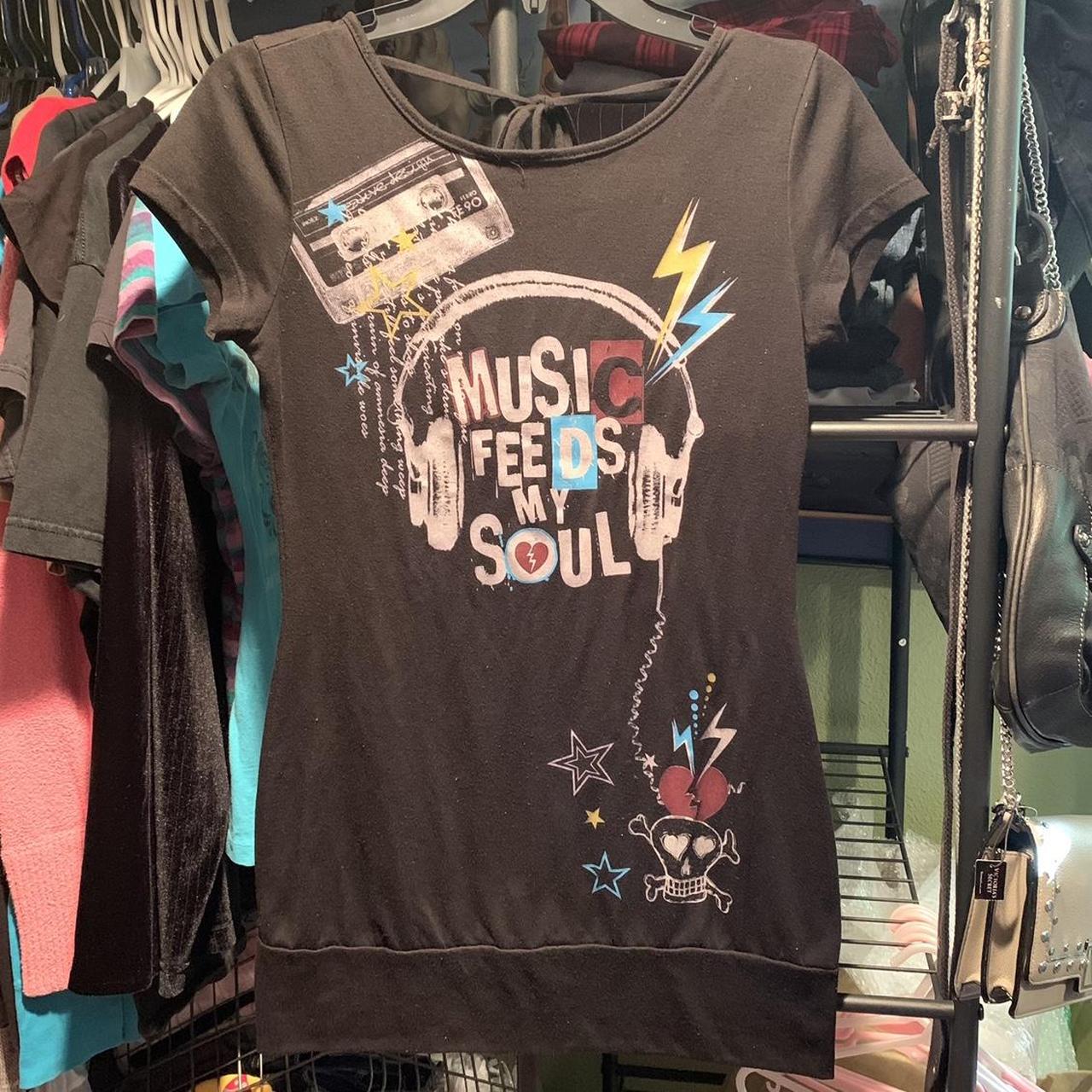 y2k scene kid “music feeds my soul” shirt. cute v... - Depop
