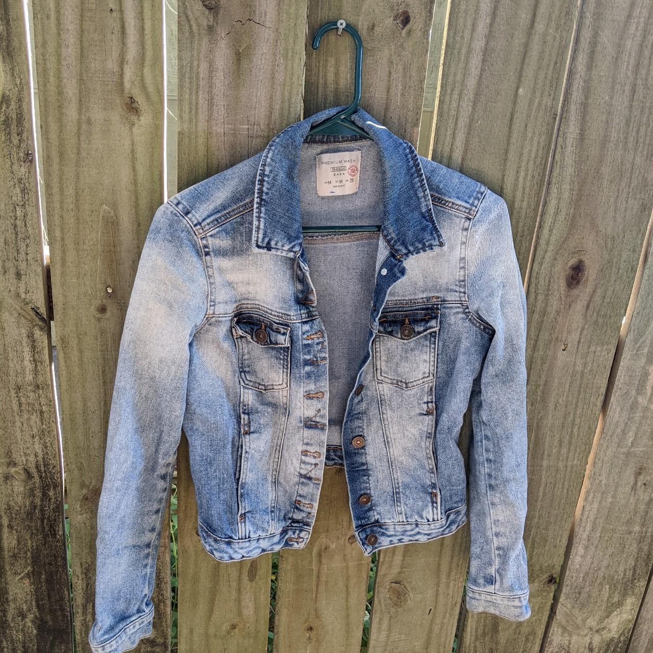 Cropped FIT RUNS SMALL with MED tag. From Zara. One... - Depop