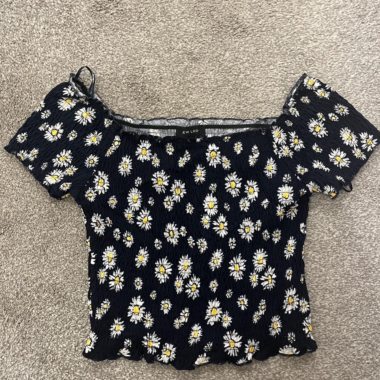 New look off the shoulder daisy crop top. Size 12 - Depop