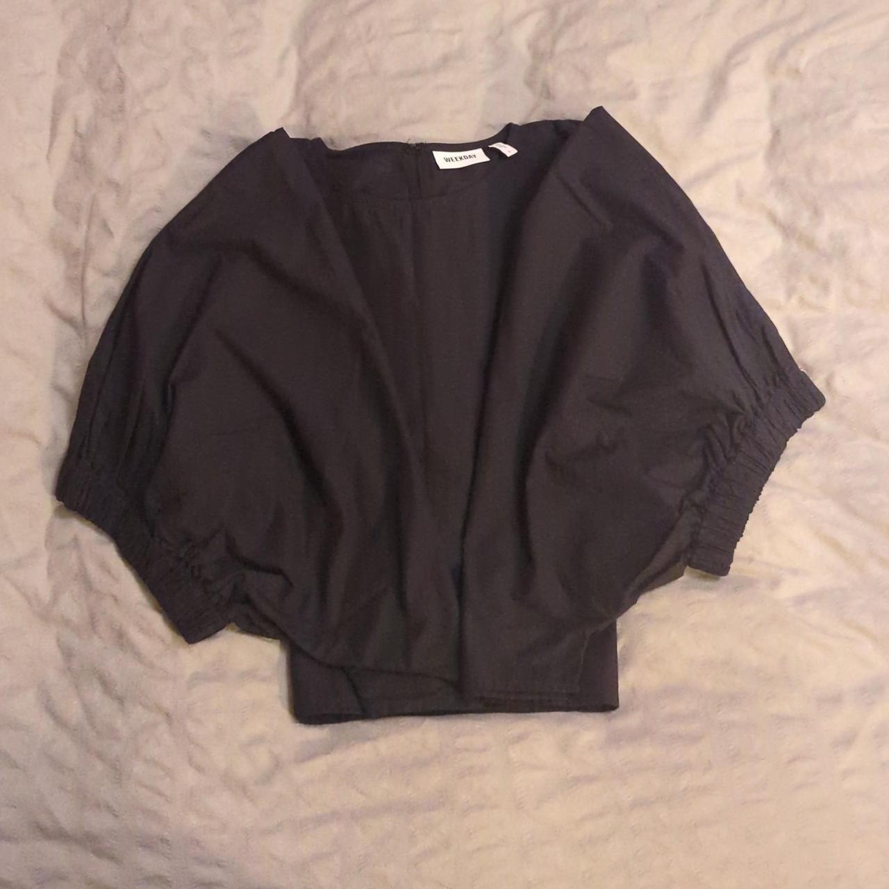 Weekday cropped top. Selling as style doesn't suit... - Depop