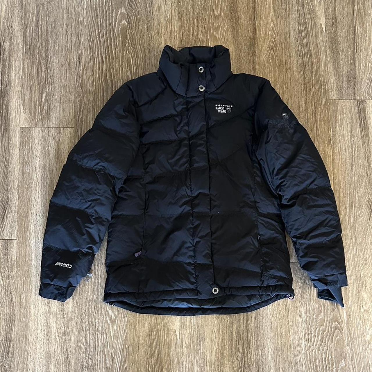Vintage Mountain Hardwear Puffer Fill 9/10... - Depop