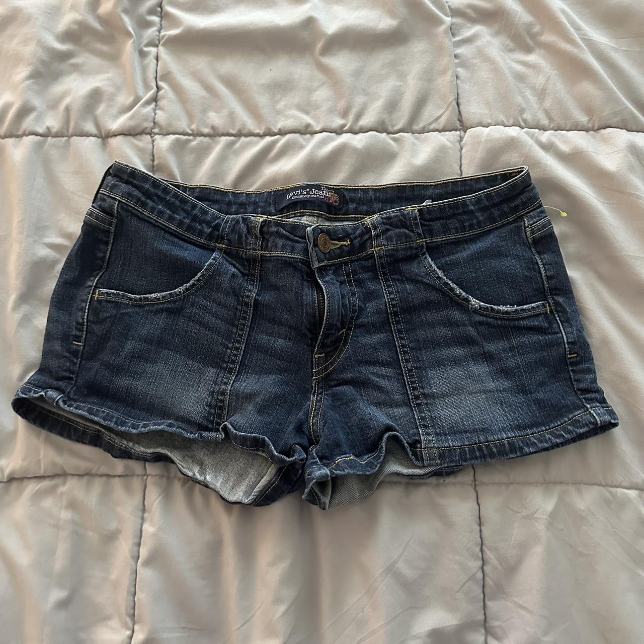 super cute low rise mini jean shorts from Levi’s.... - Depop