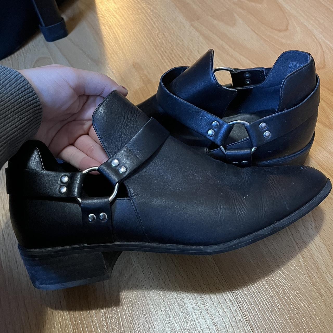 Small slip on BP Moto boots, scuff marks shown on... - Depop