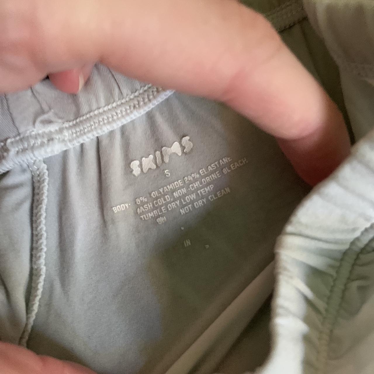 skims fits everybody leggings size small in color... - Depop