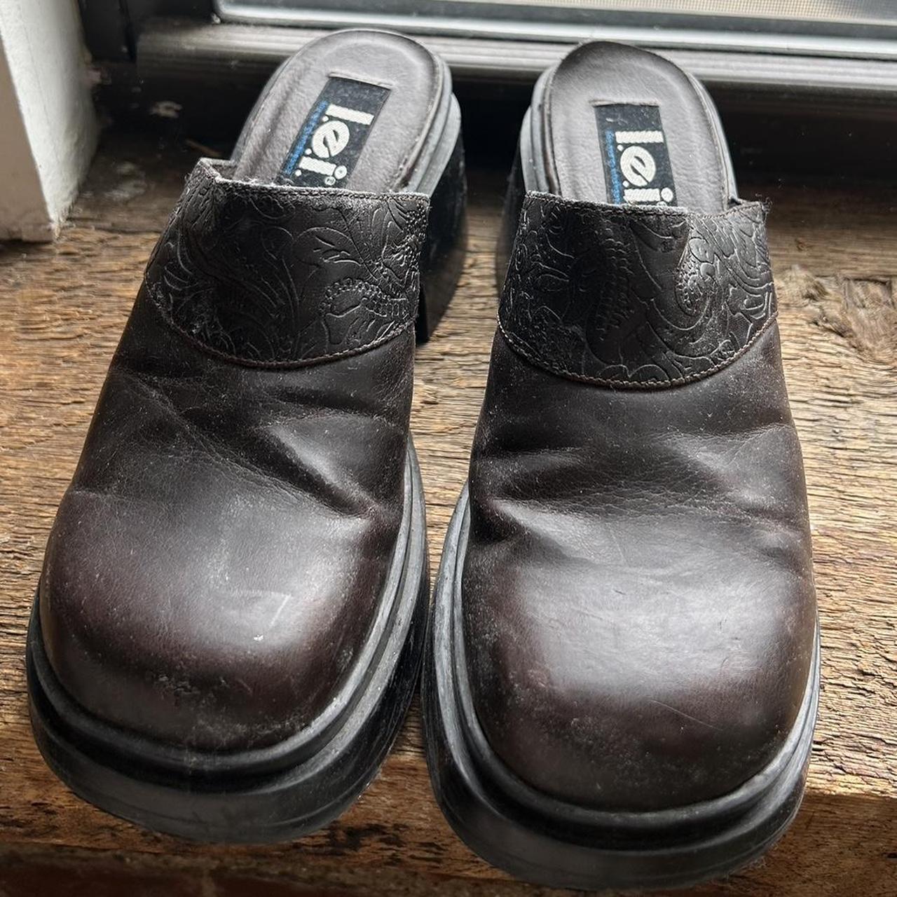 LEI clogs- so comfortable! Labelled size 8 but would... - Depop