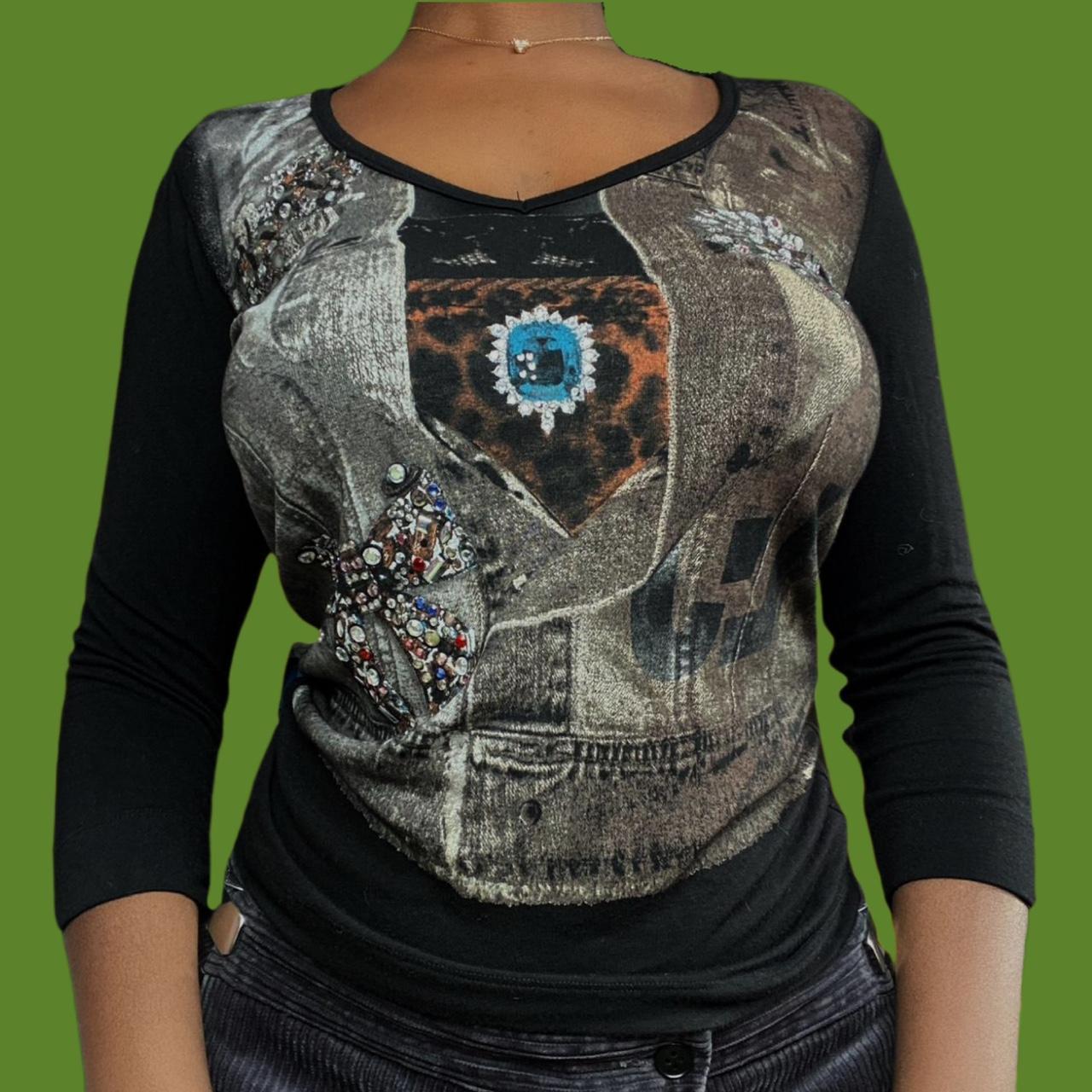 early 2000s graphic top y2k graphic print v neck... - Depop