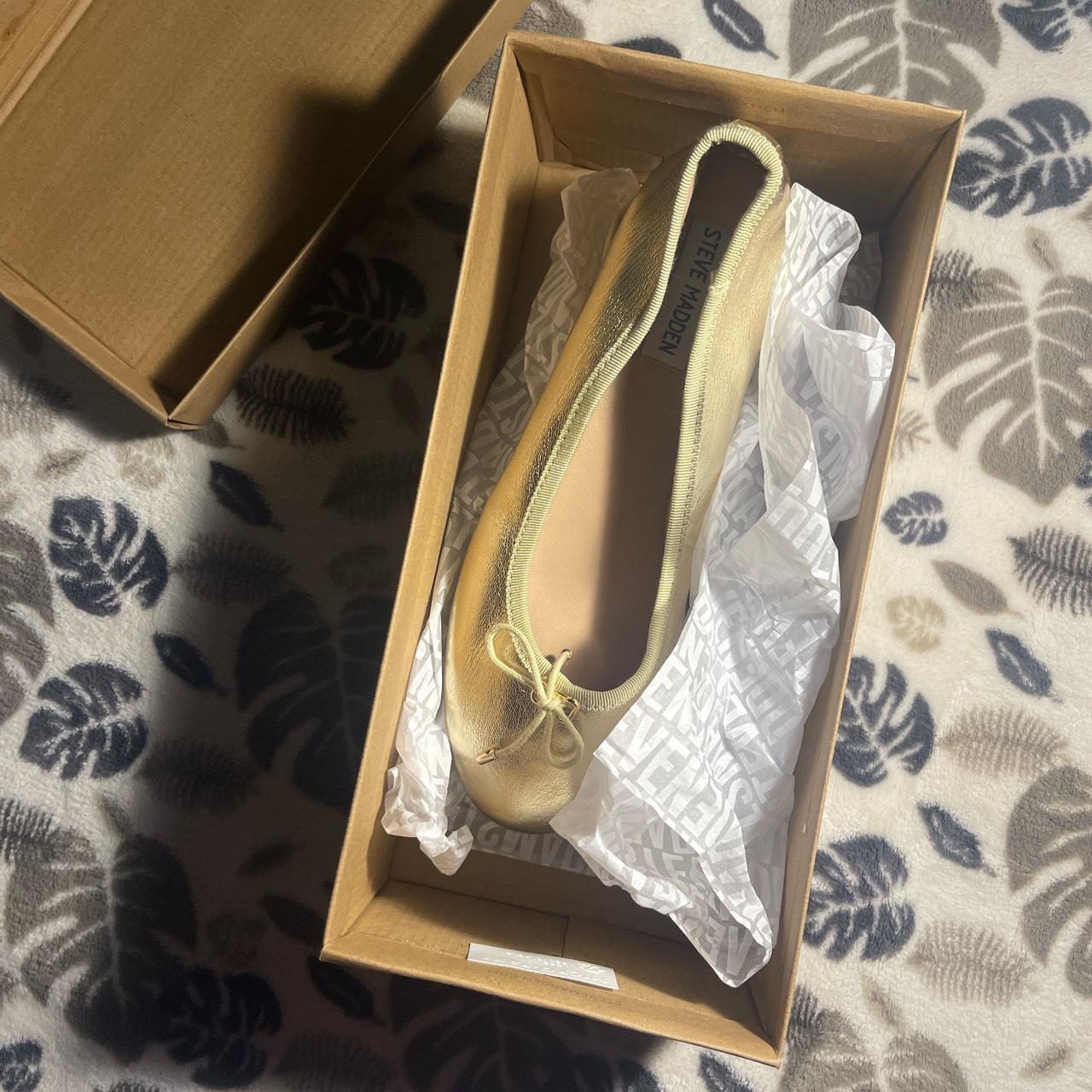Steve Madden “Blossoms Gold” ballet flats. Minor... - Depop