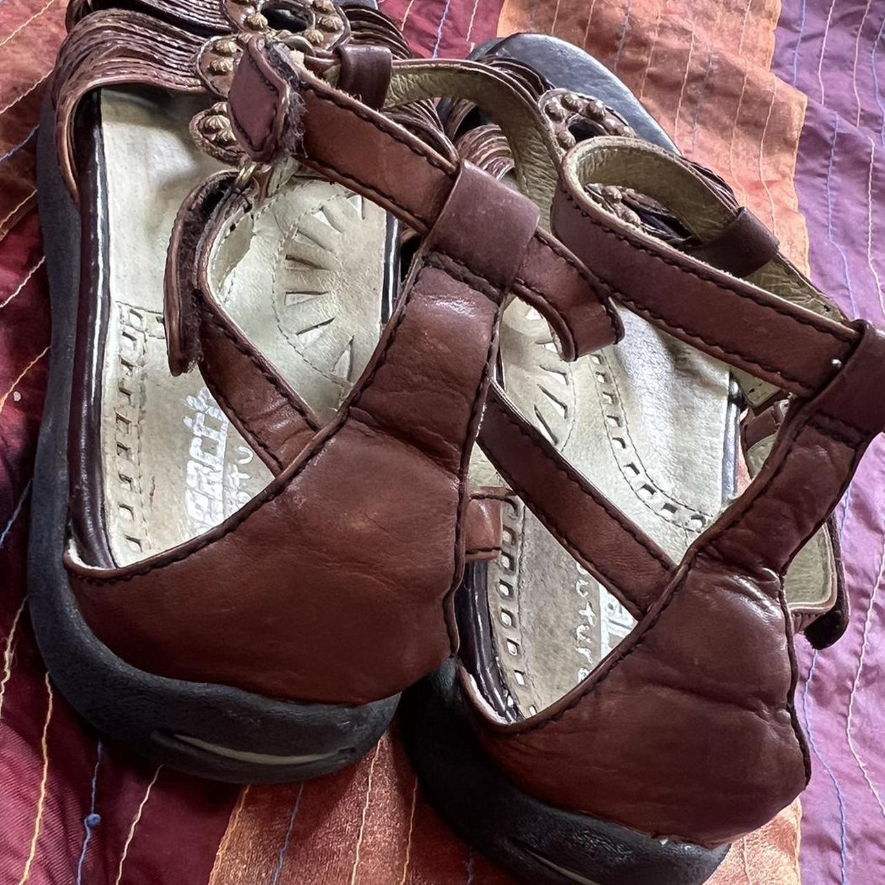 Earth Women's Brown Sandals | Depop