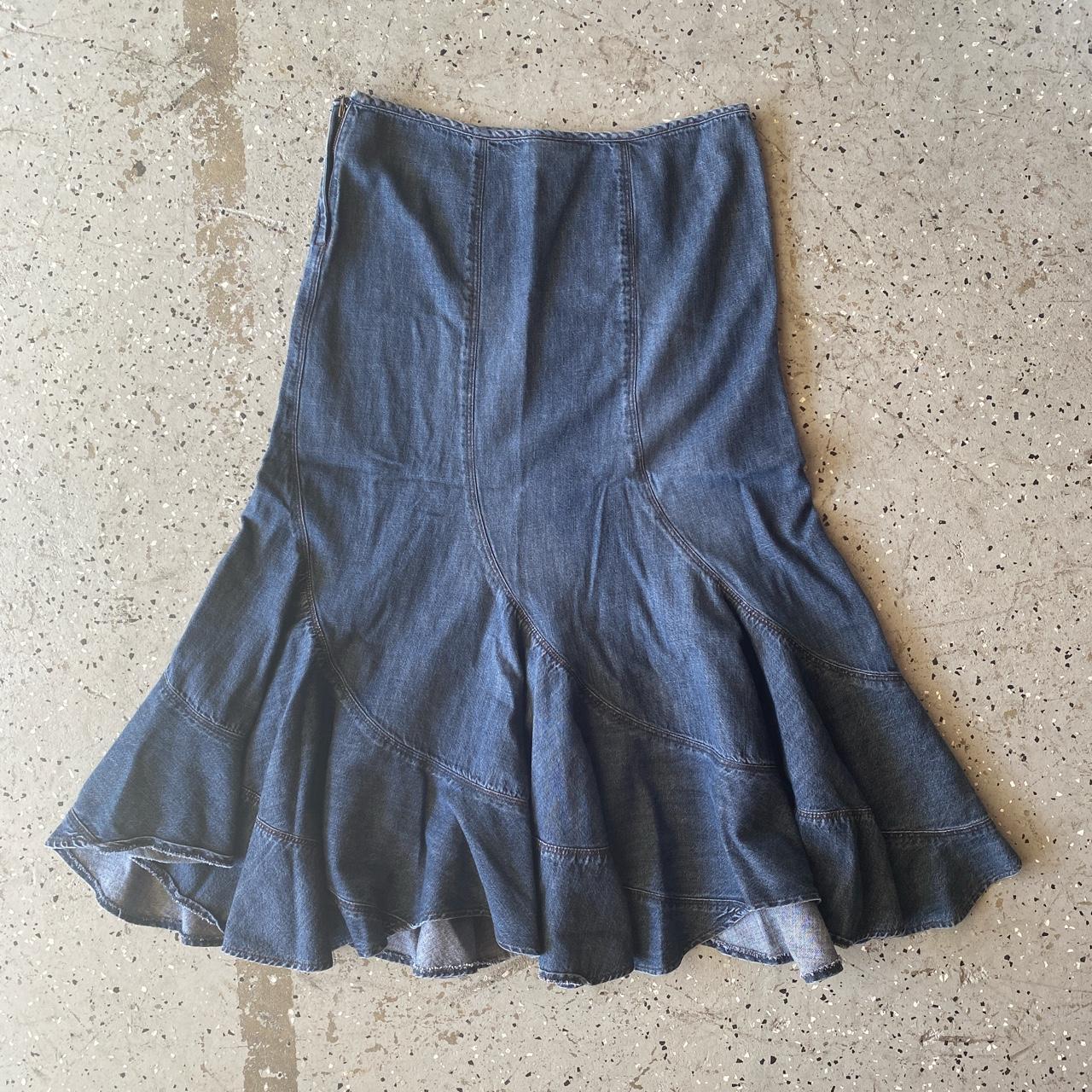 charming ruffled denim skirt this skirt goes... - Depop