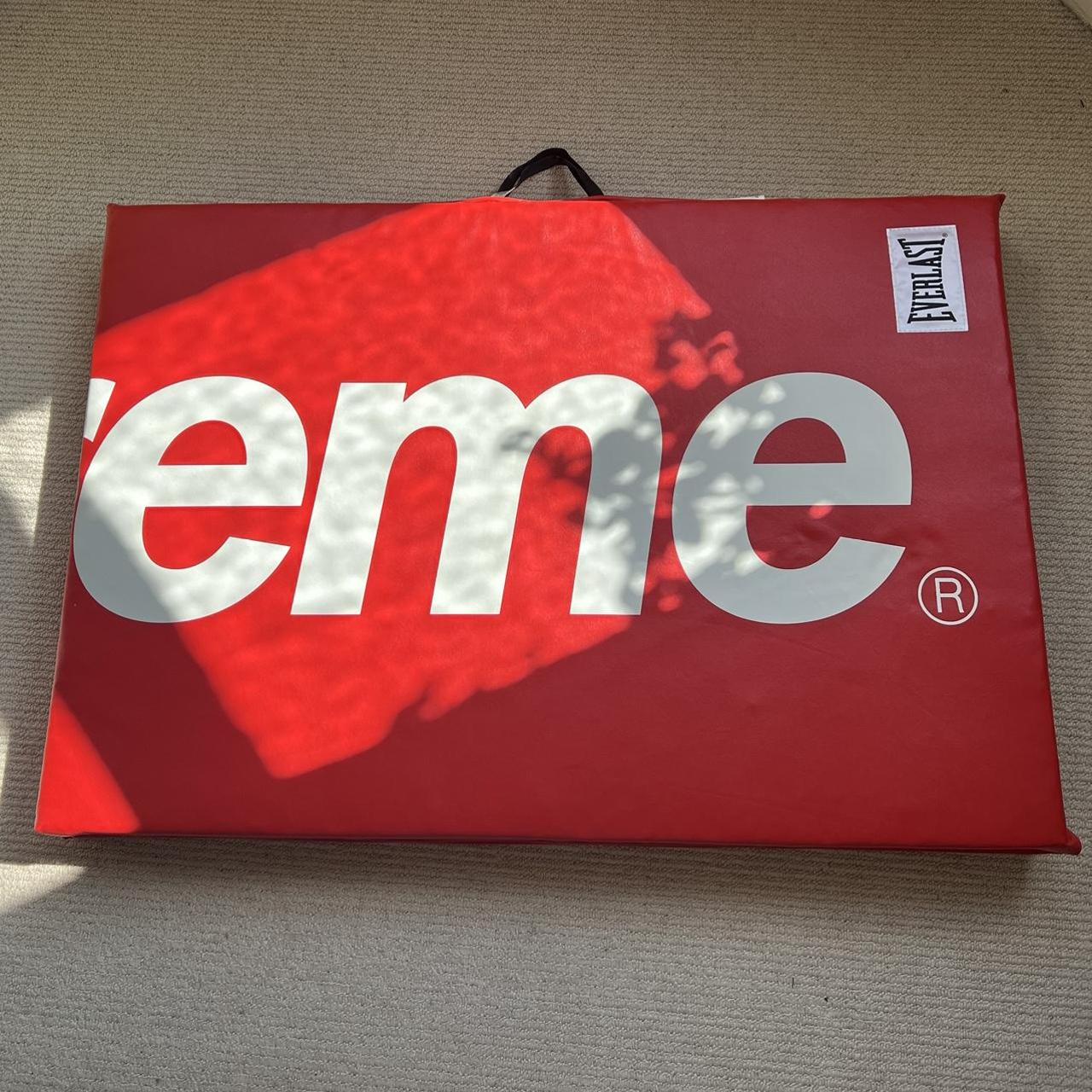 Supreme everlast exercise mat Has been hung on... - Depop