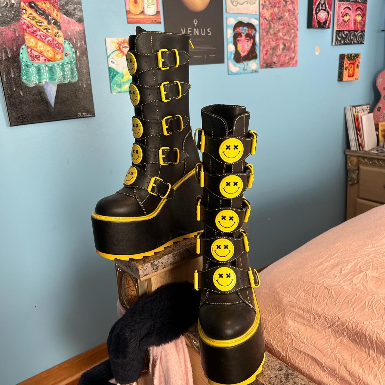 Beautiful YRU smiley dune boots! Perfect for a rave.... - Depop