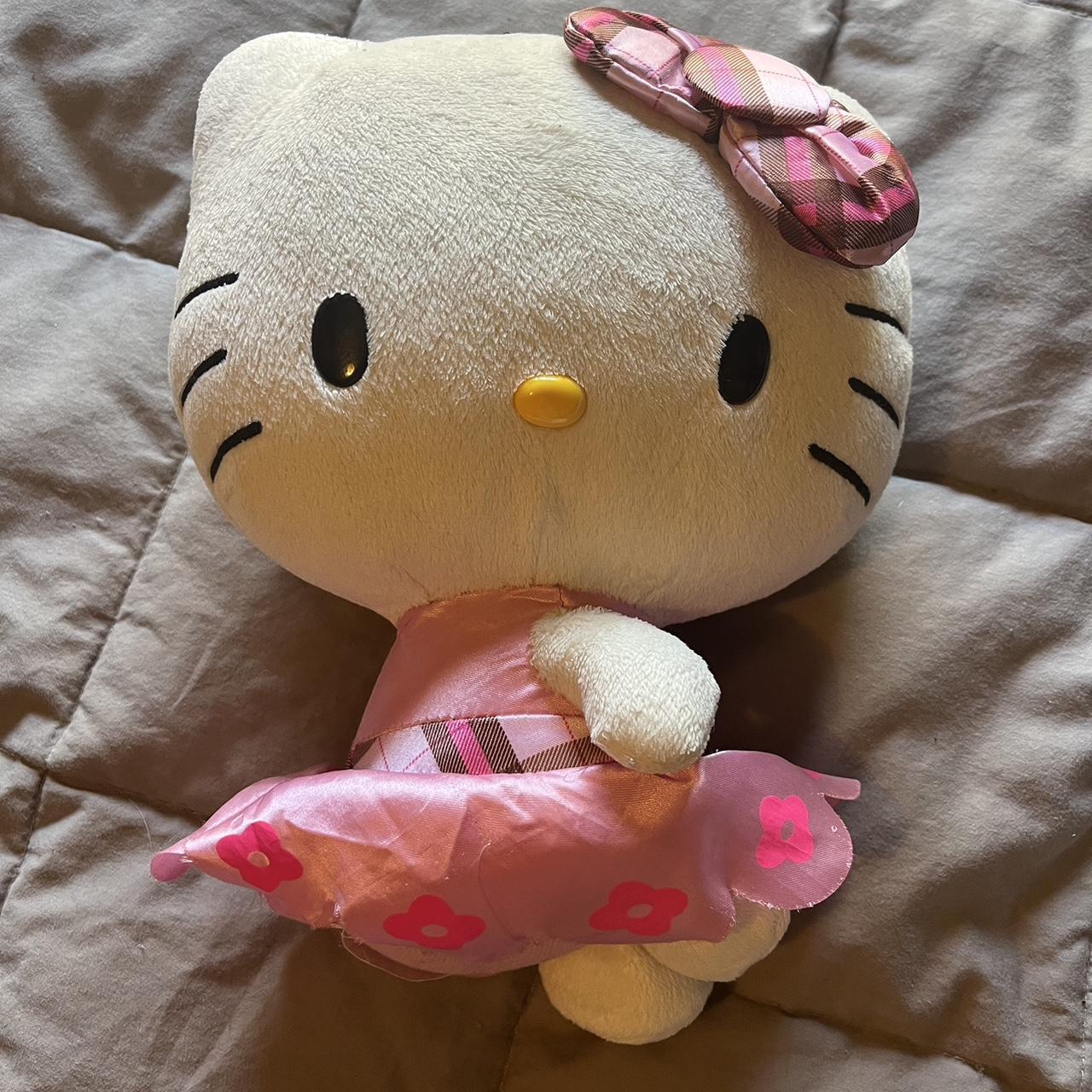 𖤐 hello kitty plushie 𖤐 #hellokitty #plushie... - Depop