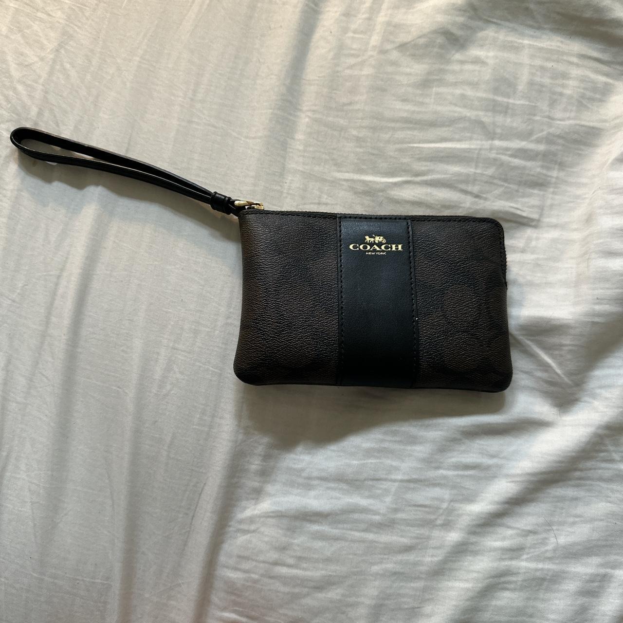 Coach small wristlet wallet Super cute and in great... - Depop