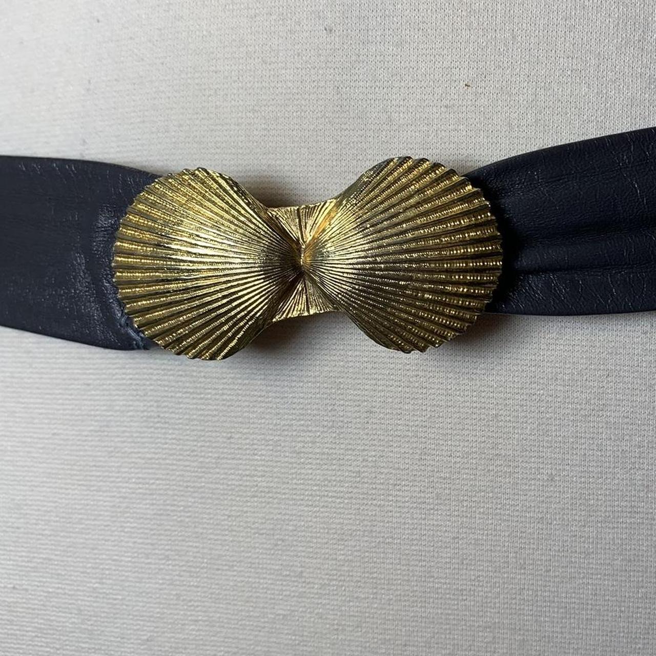 Vintage leather thin belt with seashells buckle... - Depop